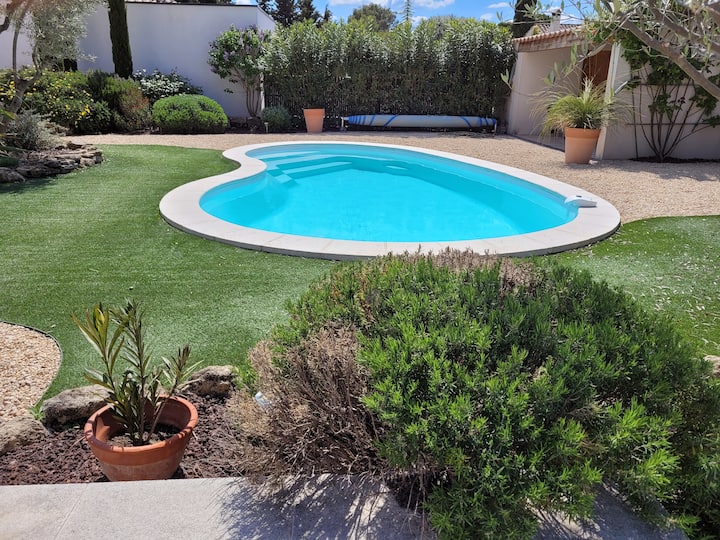 Villa Au Calme Avec Piscine Privée, Uzès à Pieds - Uzès