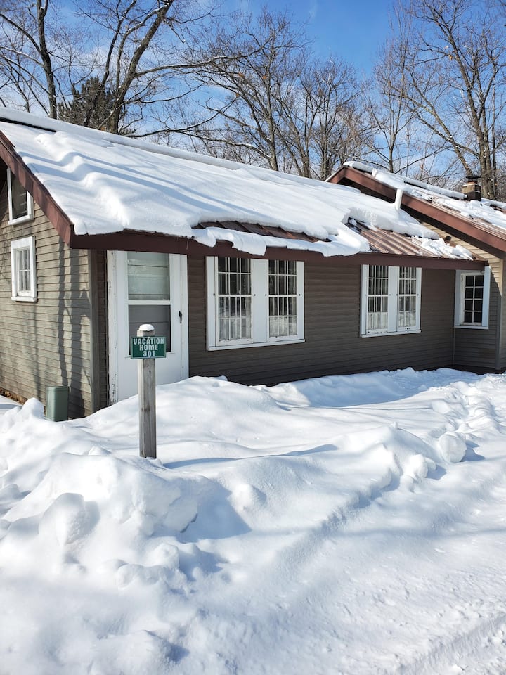 Cabin For Up To 6 Located On Lake Tomahawk! (301) - Two Sisters Lake, WI