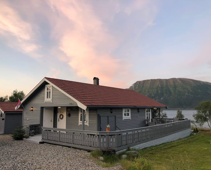 Modern Cabin Located By The Sea - Norway