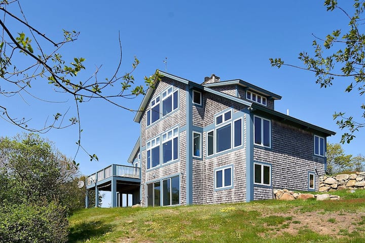 Block Island - Walk To Cooneymus Beach - New Shoreham, RI