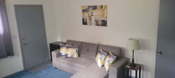 Clean & Quiet Stay @ S. Suites - Yellow Springs