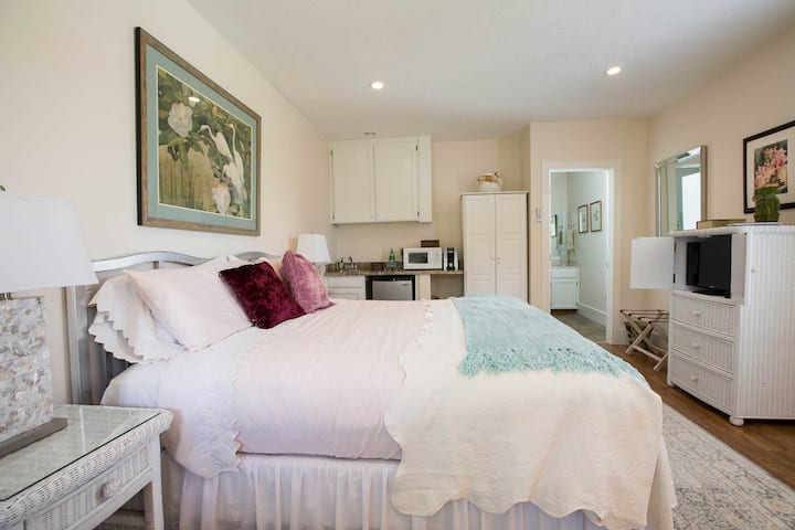 Shrews House, Garden Room - Ashland, OR