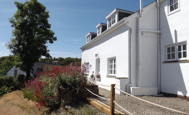 Aberporth Coastal Holidays, Cottage With Sea Views - Carmarthenshire