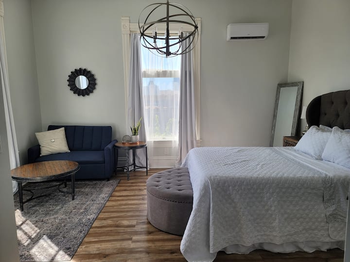 *Modern Studio Close To Everything* - Mission Valley - San Diego