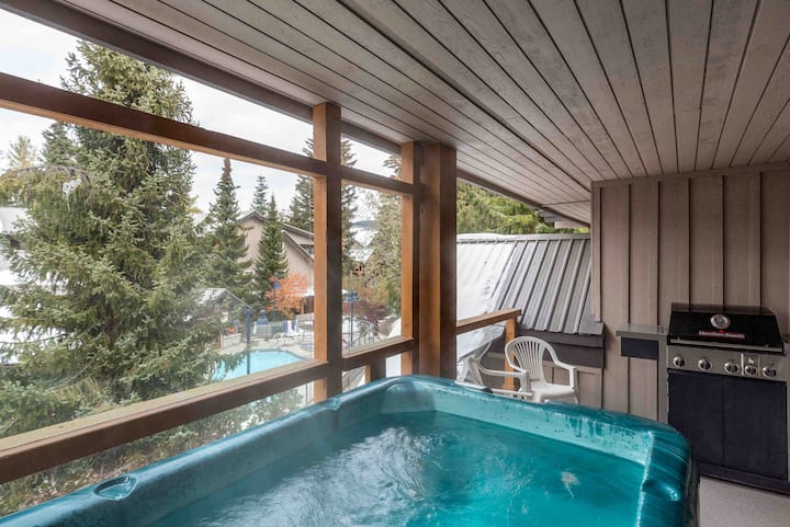 Whistler Condo, 2bd/2ba, Priv Hotub, Walk To Lifts - Whistler