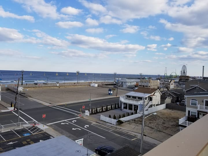 Condo - Block From Ocean - Seaside Heights, NJ