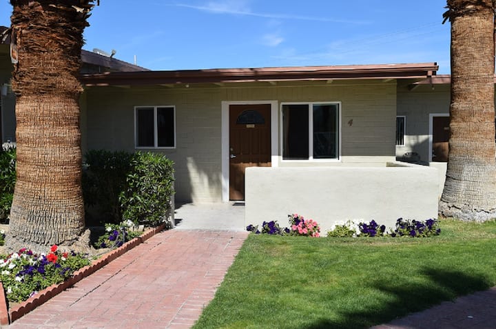 Pet Friendly Studio With 2 Beds, Patio And Pool - Borrego Springs, CA