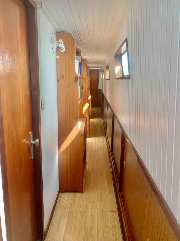 23 Best Airbnb Houseboat Rentals In Paris - Updated 2025 | Trip101