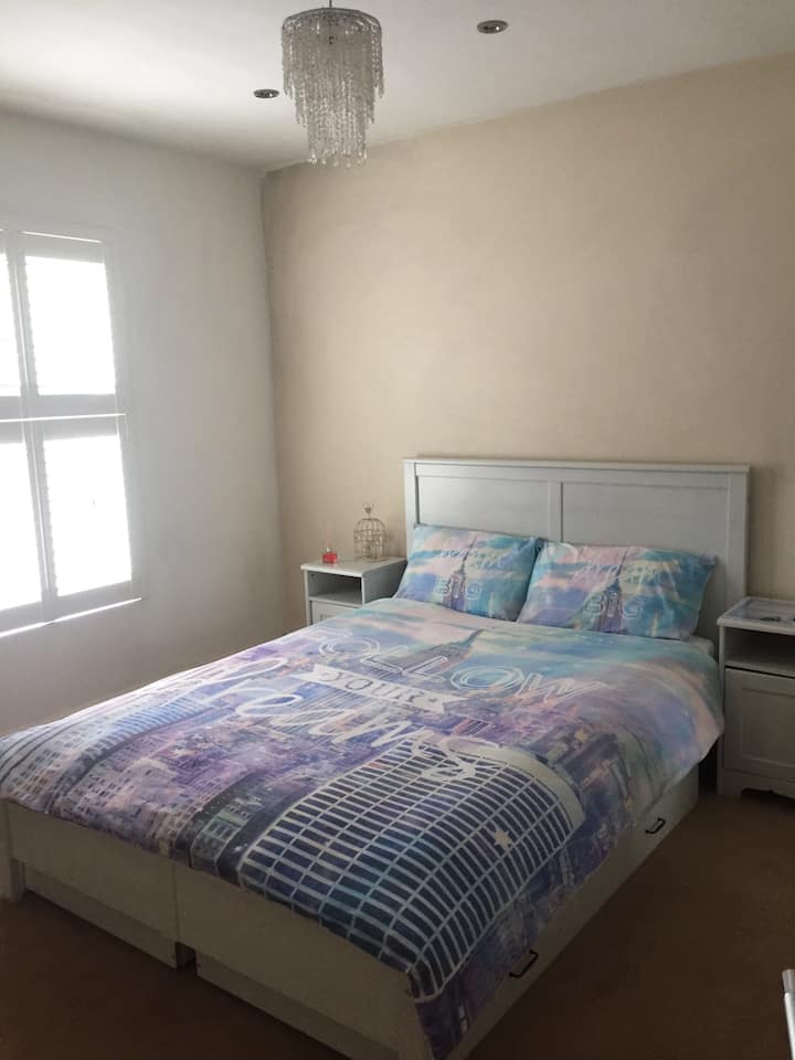 Spacious Stylish Double Bedroom In Old East London - Greenwich