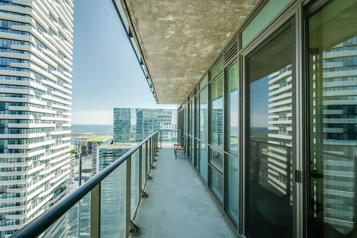 3brdm Waterfront Condo - 6ppl + Free Parking - Mississauga