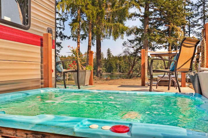 Waterfront Modern Glamping! Hot tub, kayak, SUP! - Campers/RVs for Rent ...