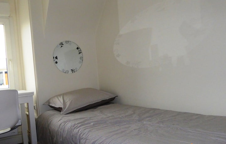 Chambre De Service 9m2 Trocadéro - Châtillon