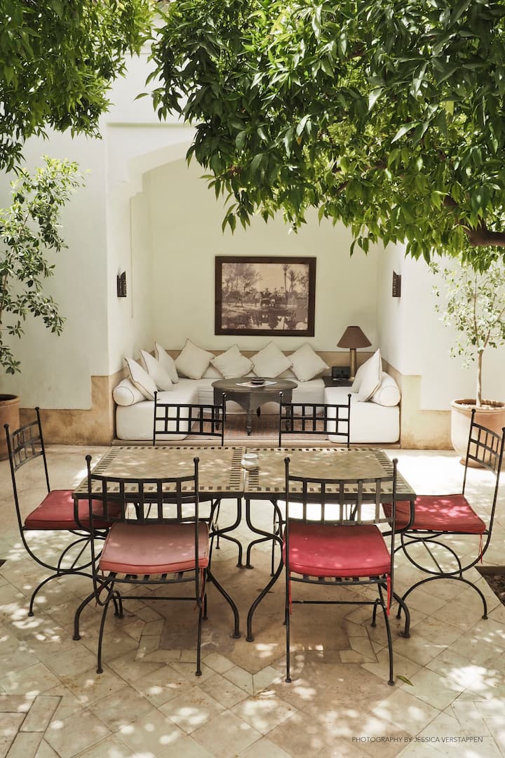 Logement Entier: Riad Dar Zhar, Dans La Medina - 