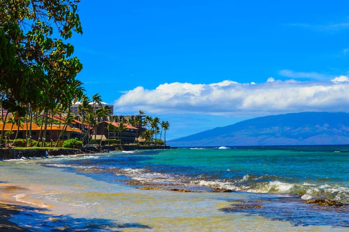 Honokawai Charm With Oceanview Across From Beach - Maui, HI