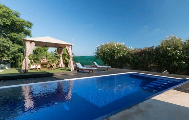 Villa  Con Piscina Privada Y Chimenea - Torrevieja