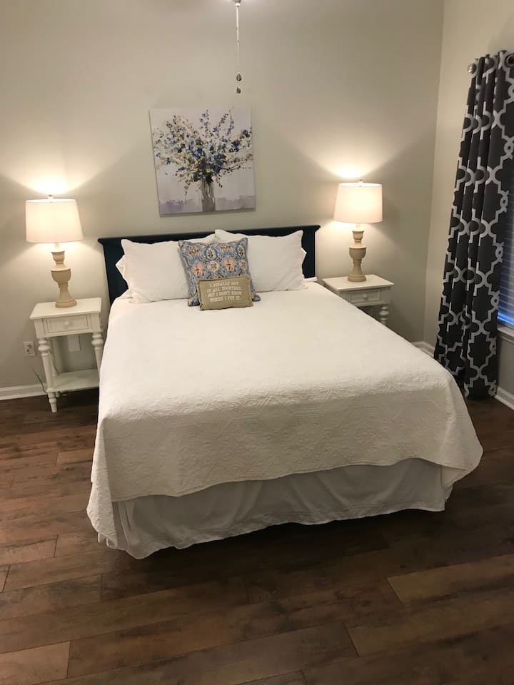 Home Away From Home!! Fresh And Spacious!! - Summerville, SC