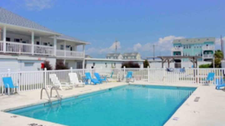 Beach Get Away_1stfloor_max6_wifi - Morehead City, NC