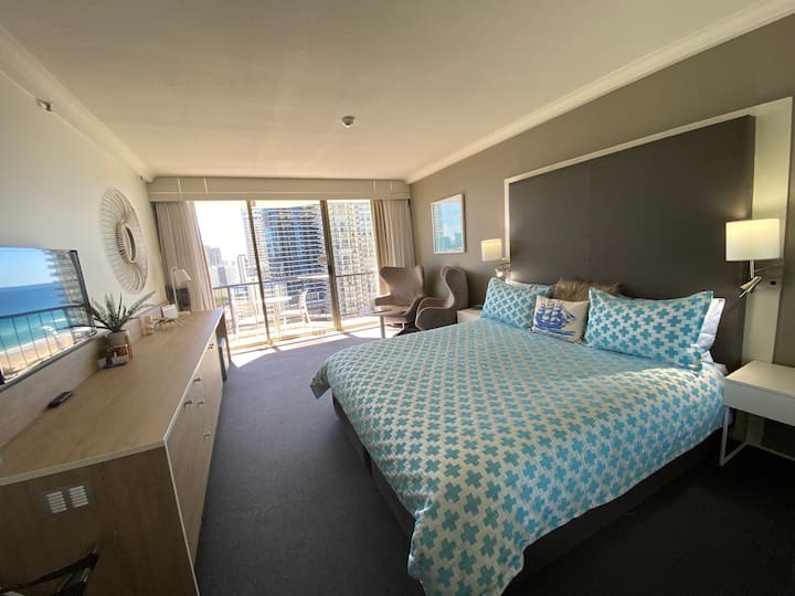Sun-splashed Studio: Unlimited Ocean Views - Gold Coast