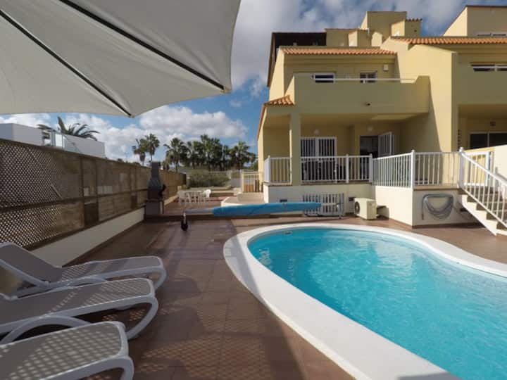 Family Villa With Heated Pool 50 Metres To The Sea - Corralejo