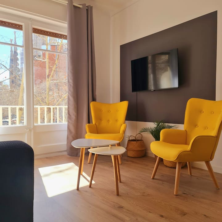 G11_ Nice Apartment 4 Bedrooms. Sagrada Familia - バルセロナ