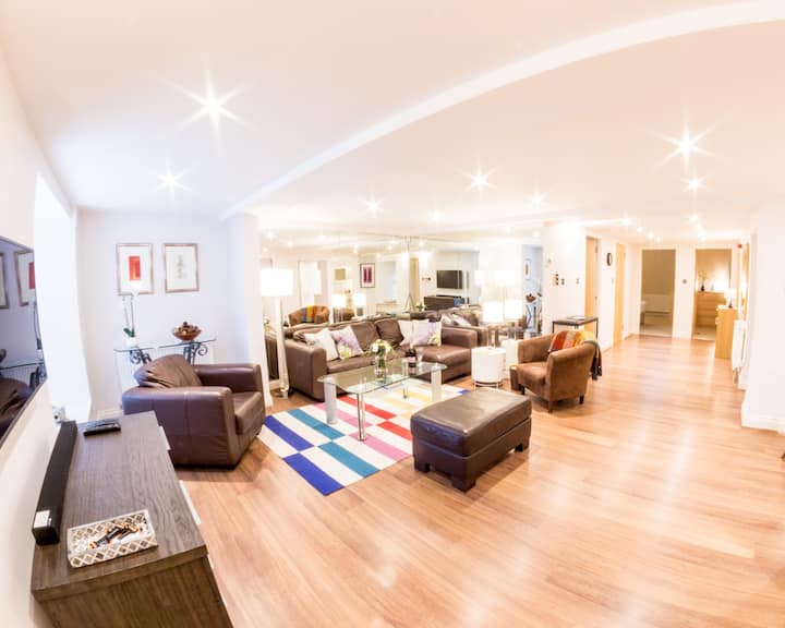 South Charlotte Special - Steps From Princes St - 愛丁堡