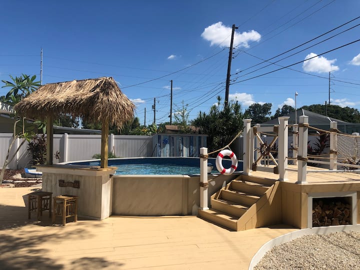 New 3 Br/2 Br Beach Style Heated Pool 6 Min Beach - Madeira Beach, FL