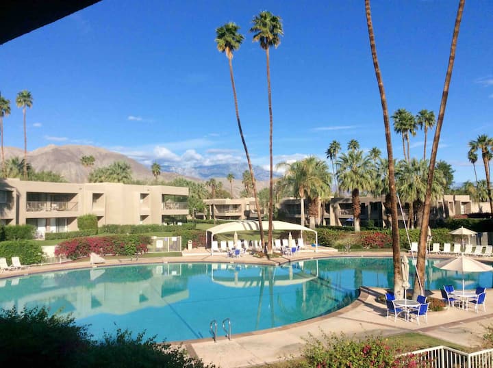 El Paseo Studio With A View! - Palm Desert, CA