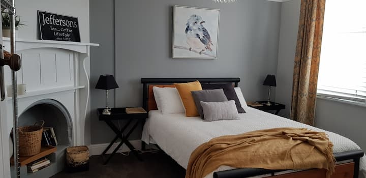 Pj's On Regent,  So Central And Stylish - Hobart