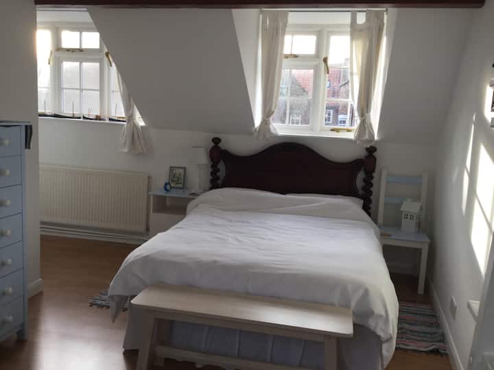 The Workshop, Heart Of The Old Town - Robin Hood's Bay