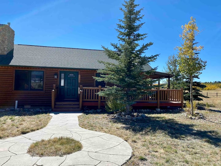Cozy Two Bedroom Cabin Mountain Getaway! - Fairplay, CO