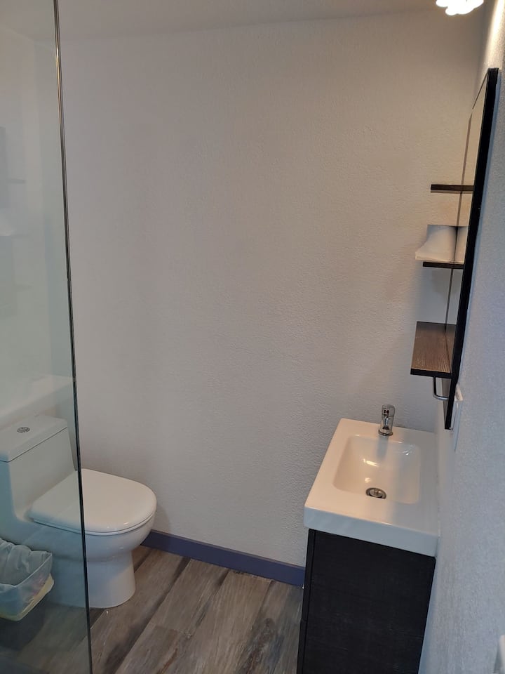 Private Tiny Home Loft Near Airport + Coral Gables - Miami
