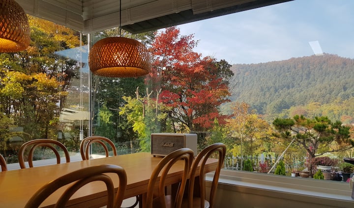 남양주독채[채이네]
통창뷰,불멍,200평 정원, 농구,포켓볼, 노래방, 감성Bar,대가족 - 오남읍