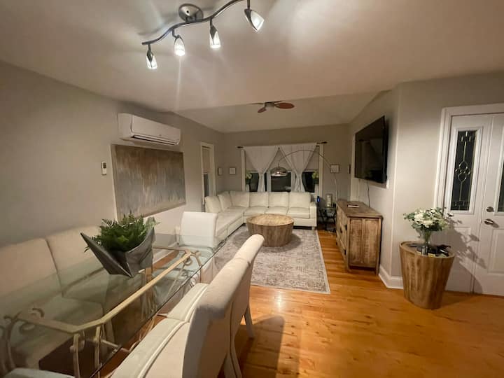 Balcony,65"smart Tv,king Bed,kit - カナダ ハリファックス