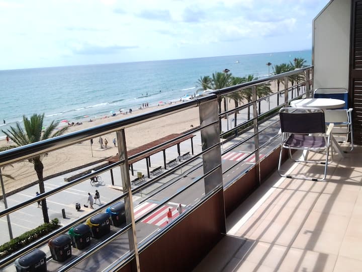 Beach Time: Unbeatable Views! - Calafell