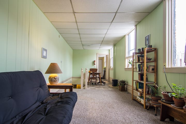 Cozy Apt. In The Heart Of Downtown Oberlin - Oberlin, OH
