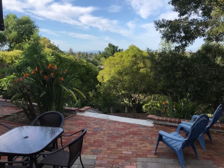 Cozy 2-bd 1-bt In Redwood City- Private & Peaceful - Redwood City, CA