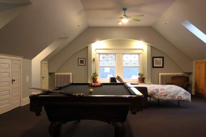 Third Floor Suite - Edina, MN
