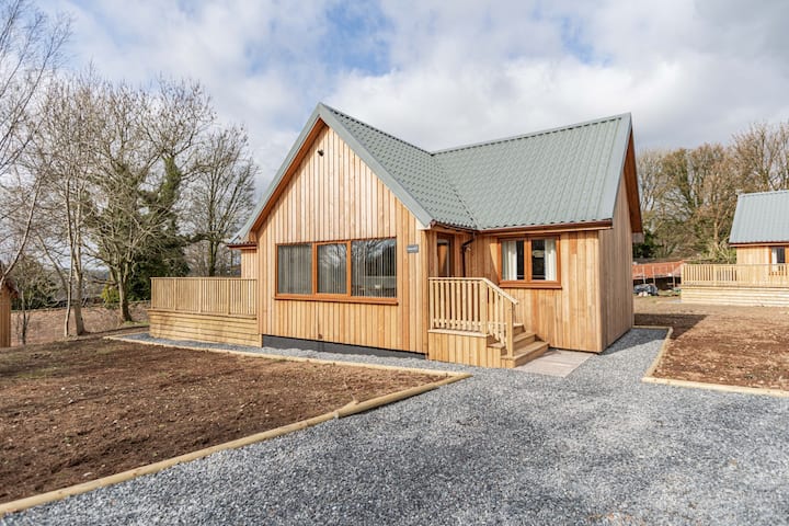 Kestrel Lodge 2 With Hot Tub, Sleeping 2 - Newton Stewart