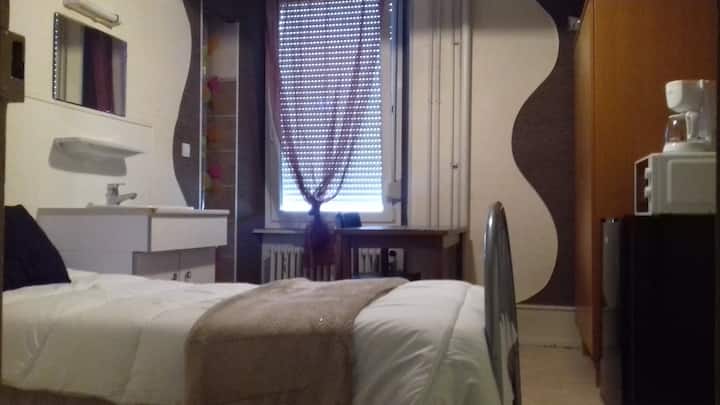 Cv Chambre Avec Douche, Tv, Wifi, Frigo (22) - Sochaux