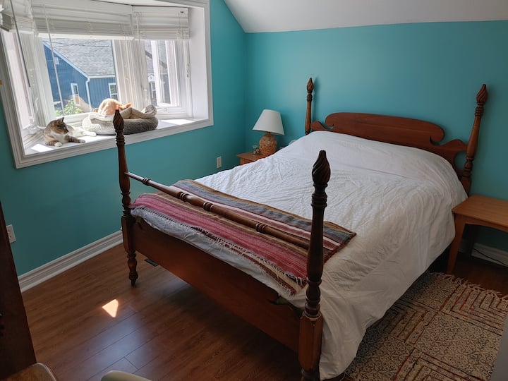 Cozy Hideaway Steps From The River - Guelph