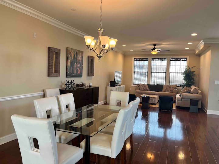 Spacious 4 Bedroom Townhouse - 1 Block From Beach - Long Branch, NJ