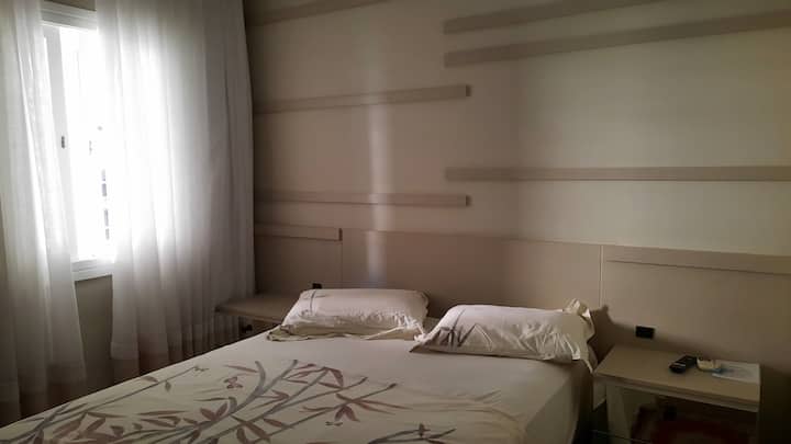 Quarto 3 Em Casa Familiar - Tubarão