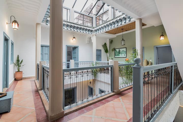Riad HØBÖ-CHIC private Medina rooftop WIFI H.speed - Houses for Rent in ...