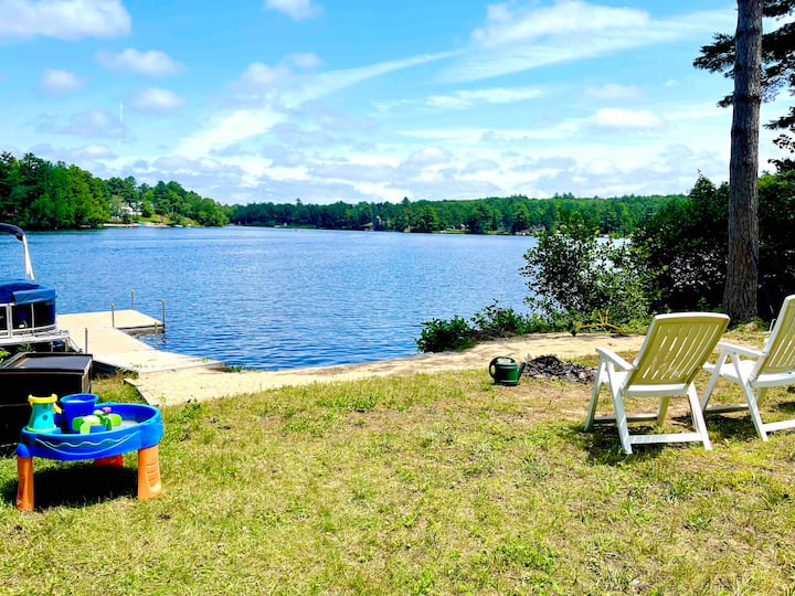 Whispering Pines Lakefront Cottage - Lake Arrowhead, ME