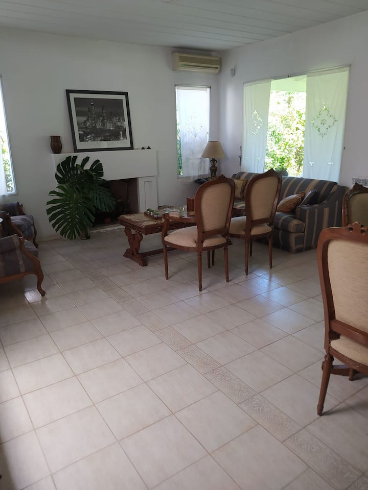 Super Relajante Y Tranquila Cerca De Todo - Villa Rosa