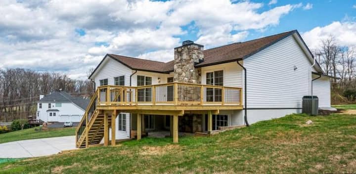 Modern Country Home In Hunt Valley - Owings Mills, MD