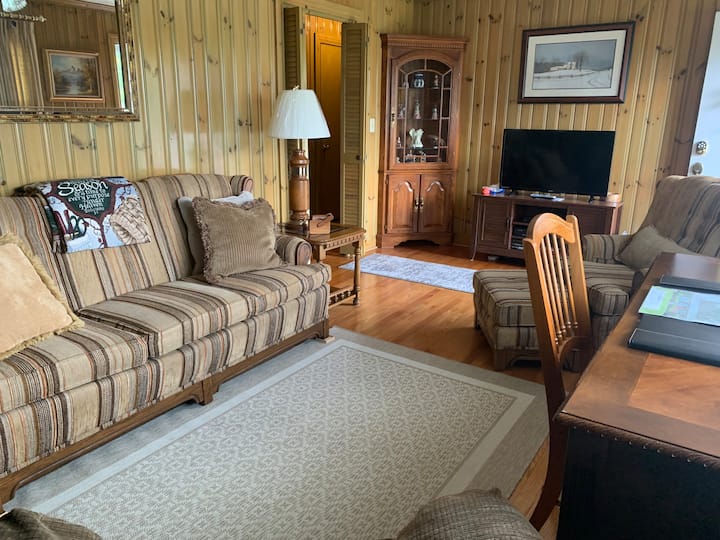 Red Brick Southern Charm (Entire Home) No Pets - Merlefest