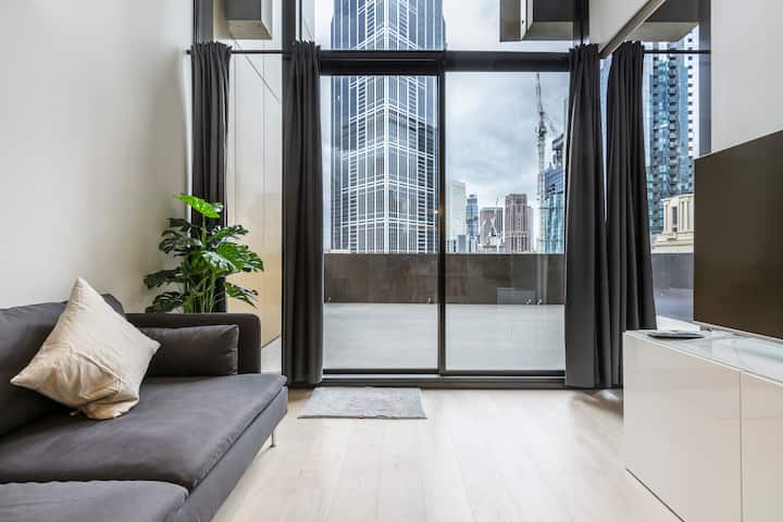 Sky-high City Luxury W/ Huge Deck And Shared Pool - Melbourne