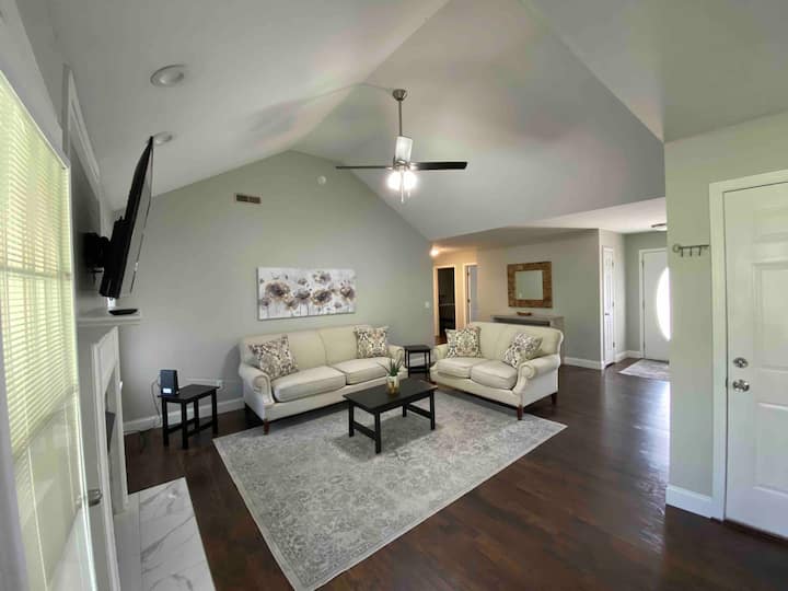 Cozy 3 Bedroom Home - Great Area! - Chattanooga, TN