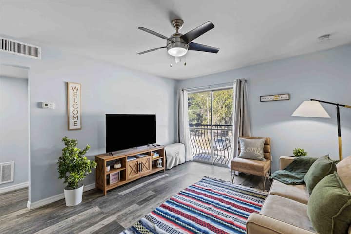 Shands Hospital Guesthouse - Free Parking - Lake Alice, FL